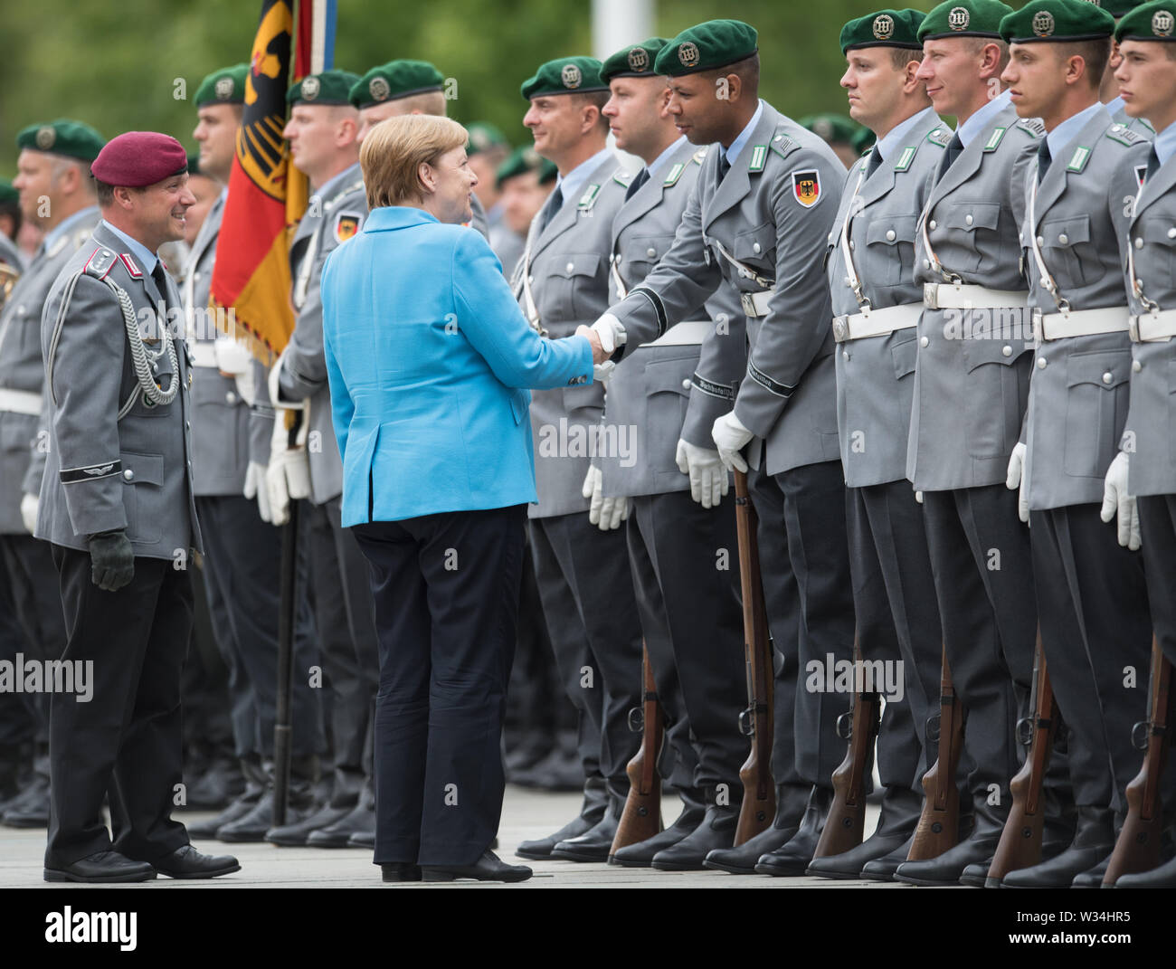 Soldier reception hi-res stock photography and images - Alamy