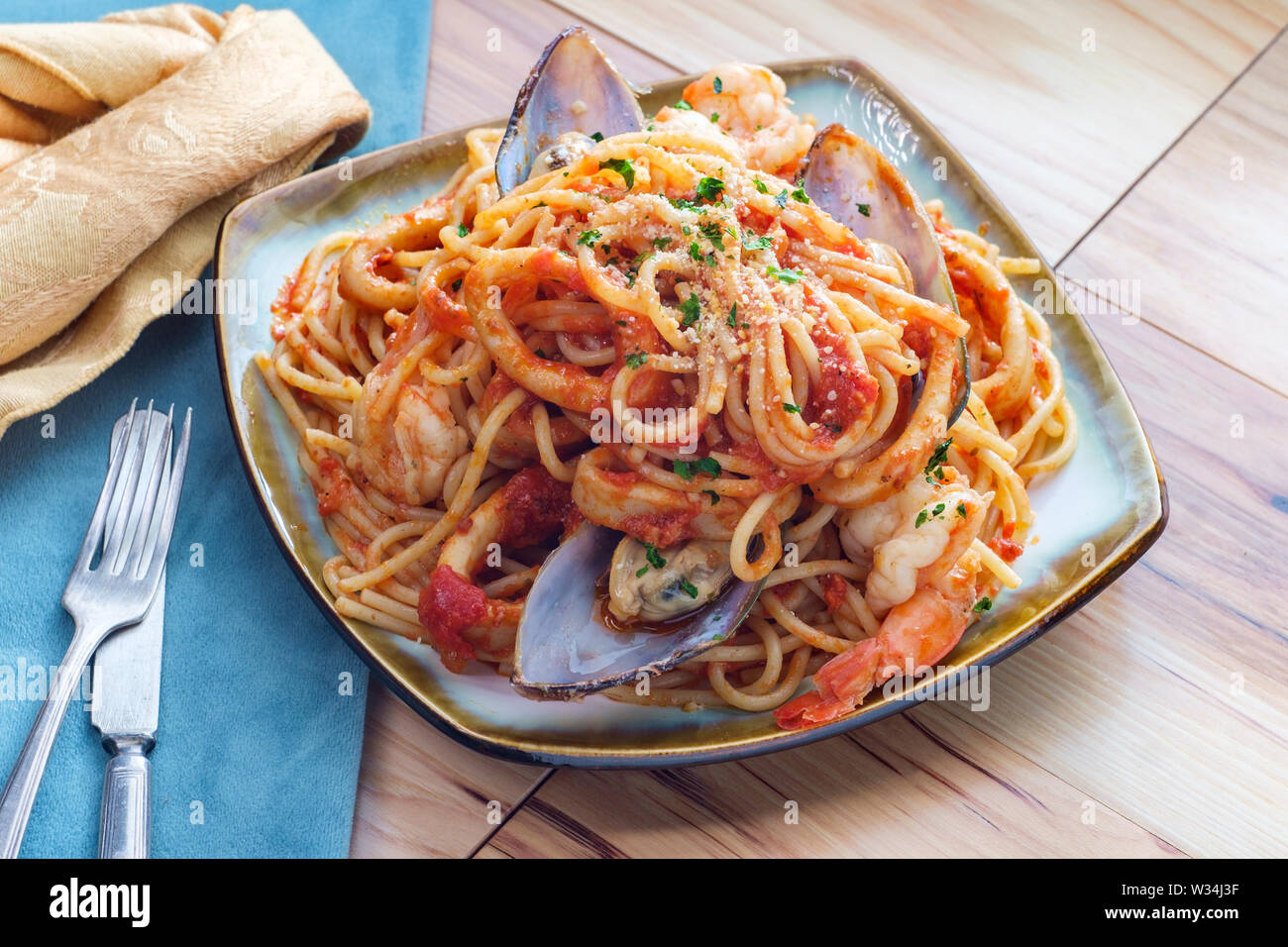 Italian seafood pasta pescatore with mussels shrimp and squid Stock ...