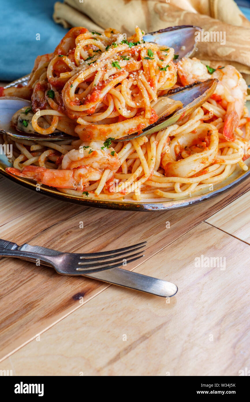 Italian seafood pasta pescatore with mussels shrimp and squid Stock ...