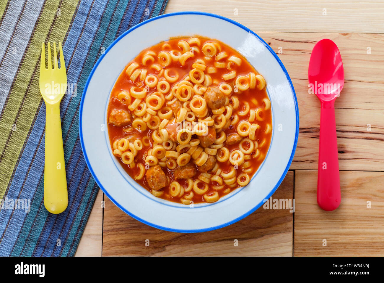 Canned spaghetti rings hi-res stock photography and images - Alamy