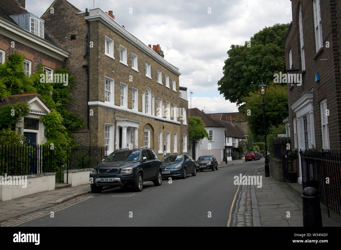 Chiswick street hi-res stock photography and images - Alamy