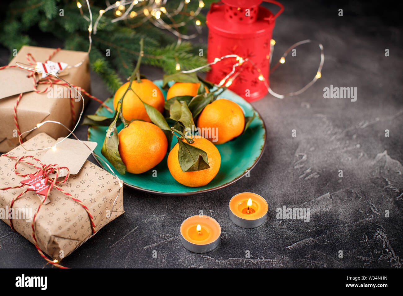 Green orange gift box hi-res stock photography and images - Alamy