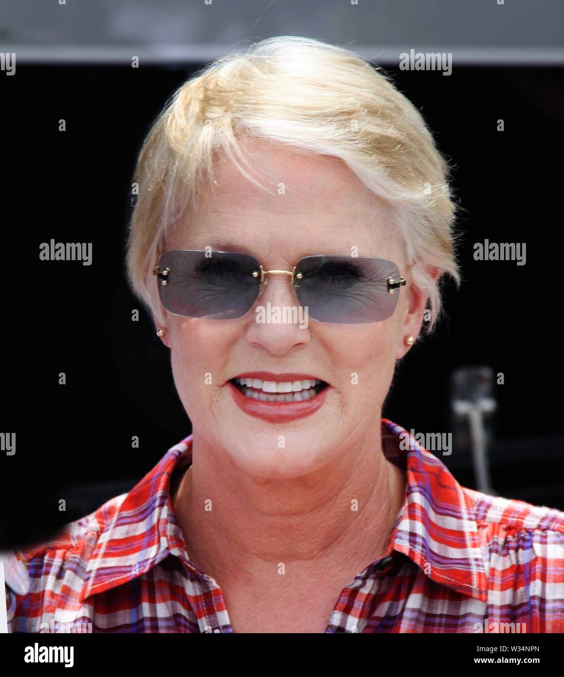 Sharon Gless Burn Notice Hairstyle