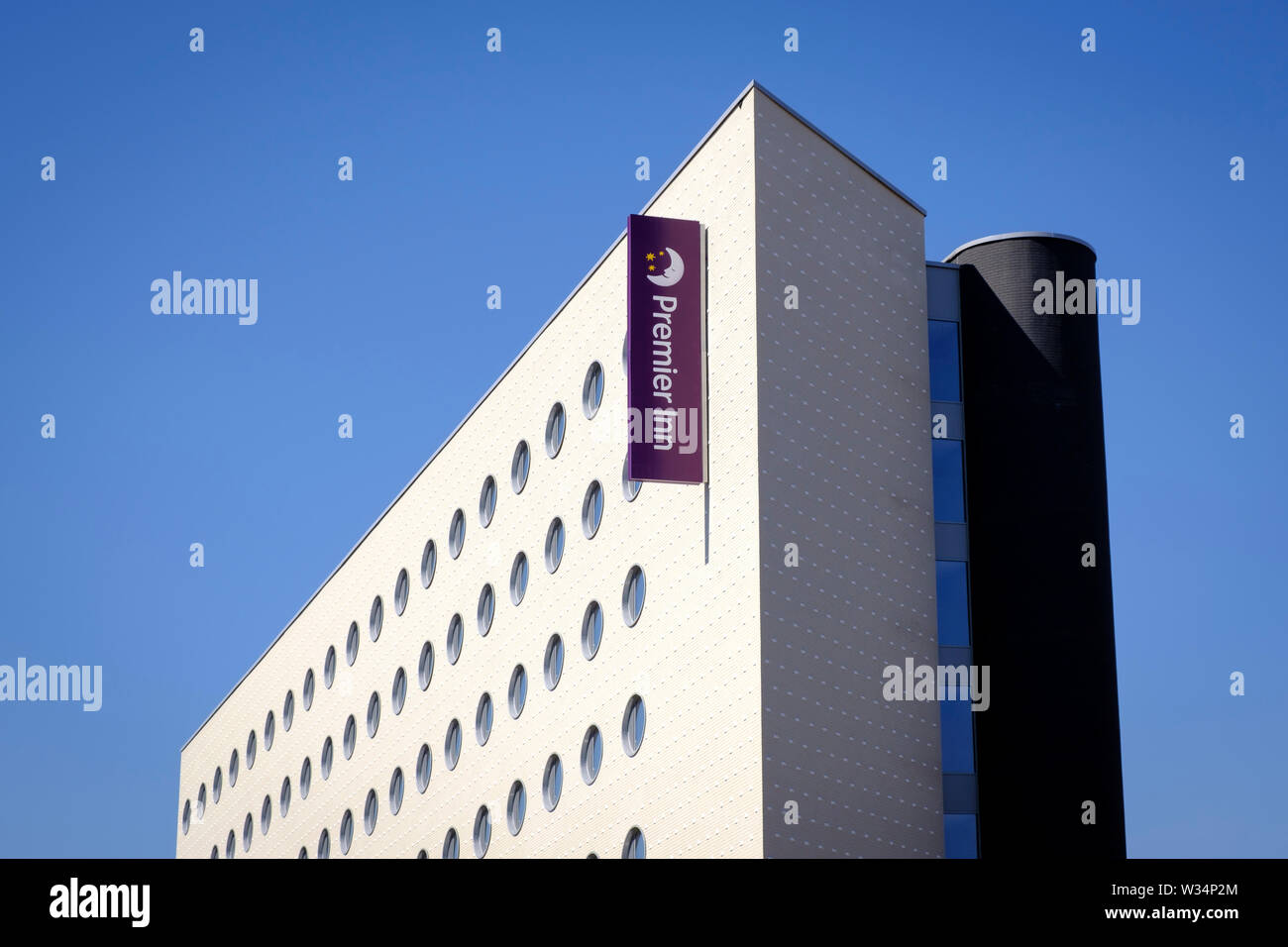 Round modern building hi-res stock photography and images - Alamy