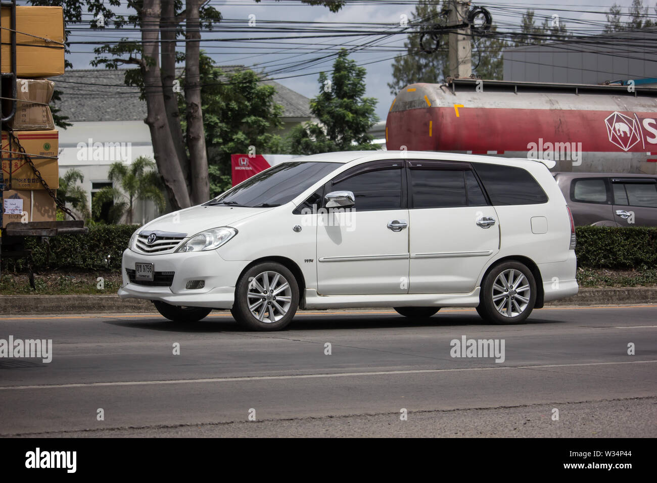 Innova car hi-res stock photography and images - Alamy