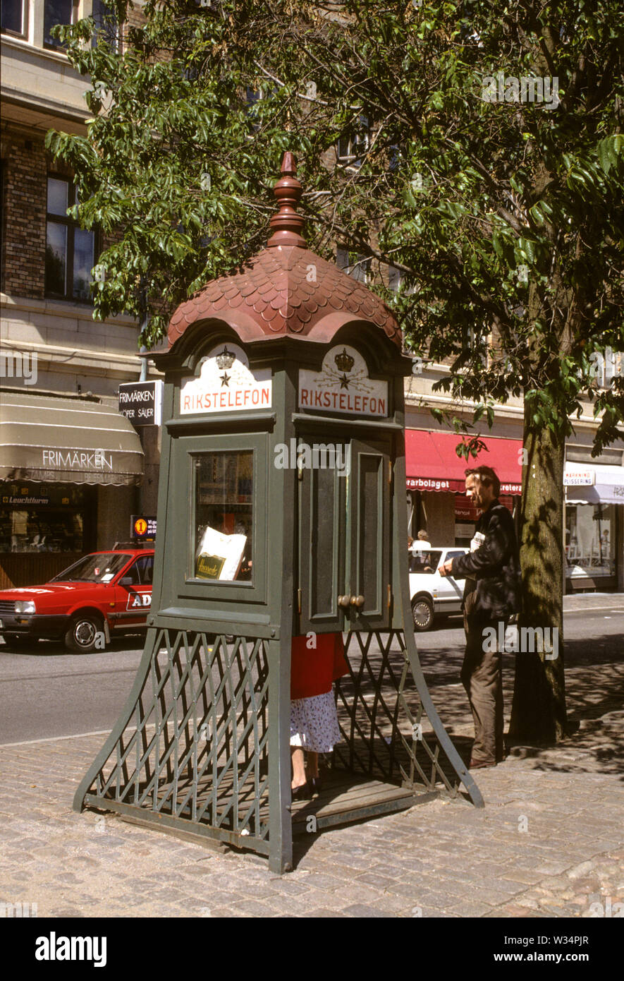 Historical telephone booth hi-res stock photography and images - Alamy