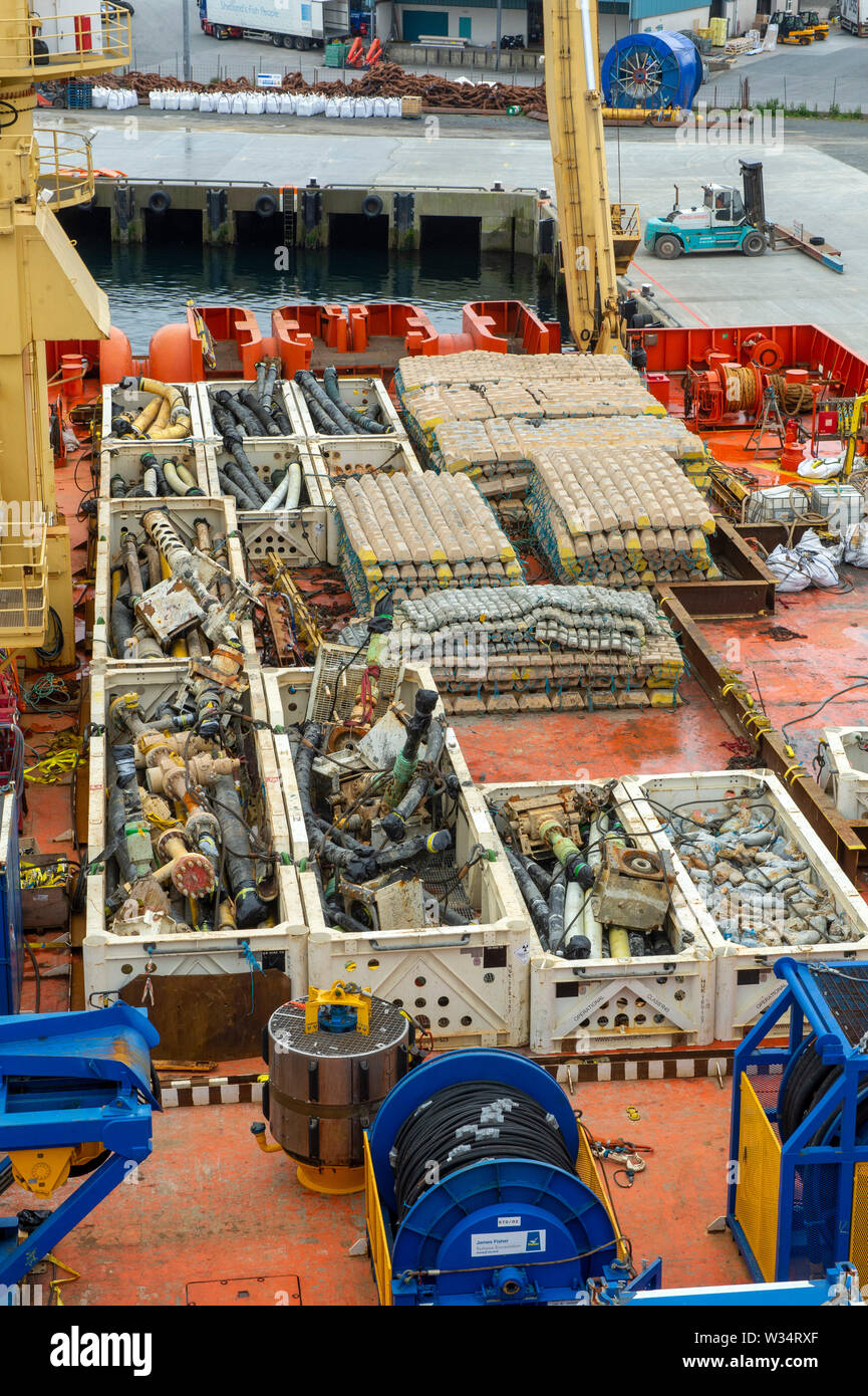 Normand Clipper berthing and putting ashore decommissioned oil rig ...