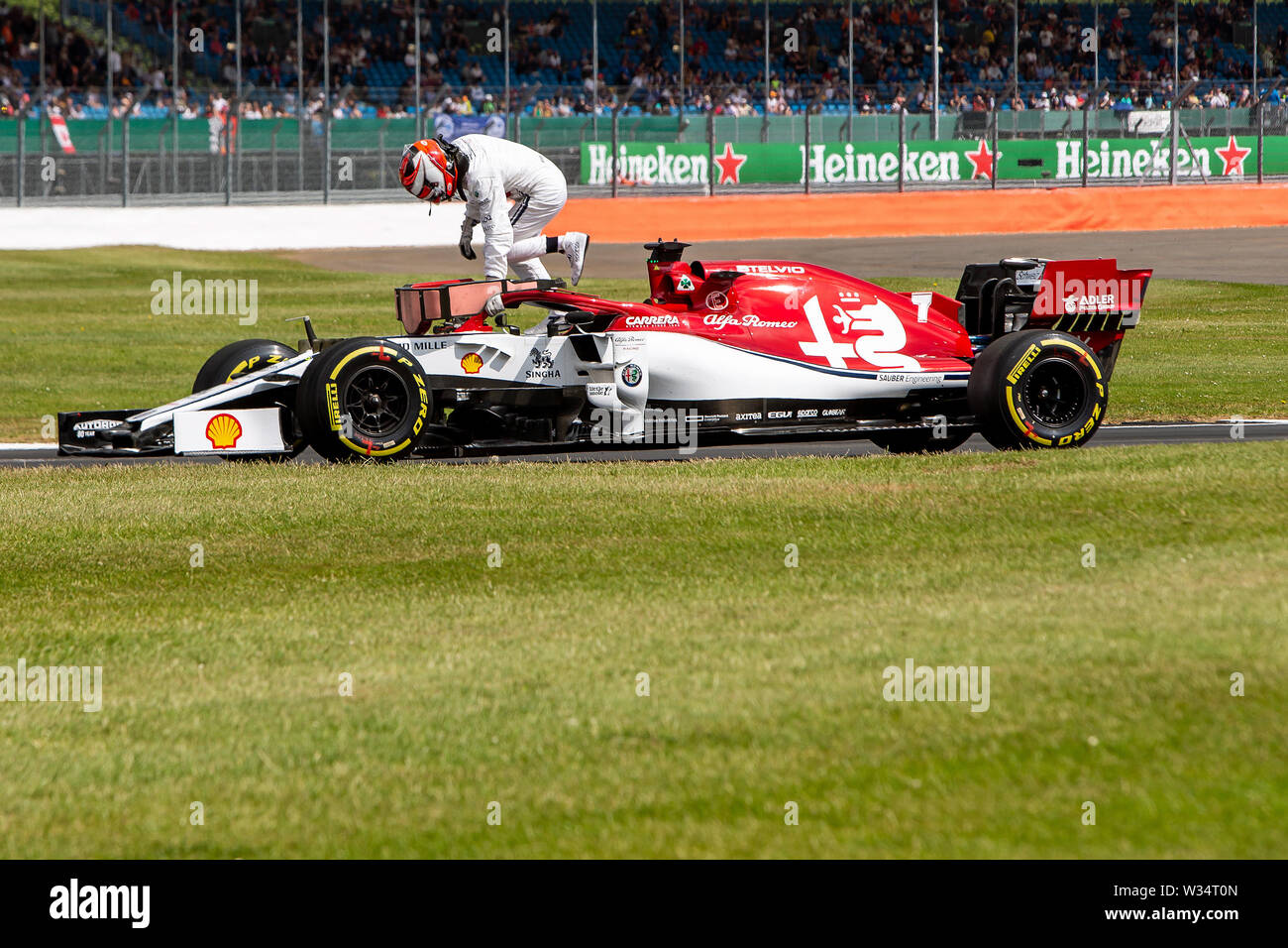 Alfa romeo broken down hi-res stock photography and images - Alamy