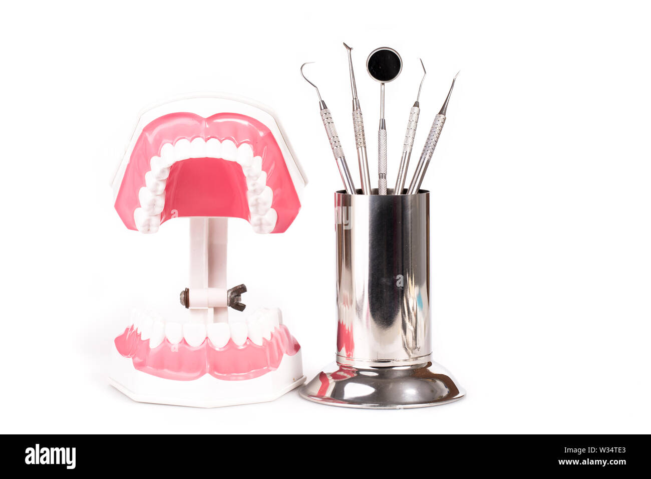 Sharp medical tools hi-res stock photography and images - Alamy