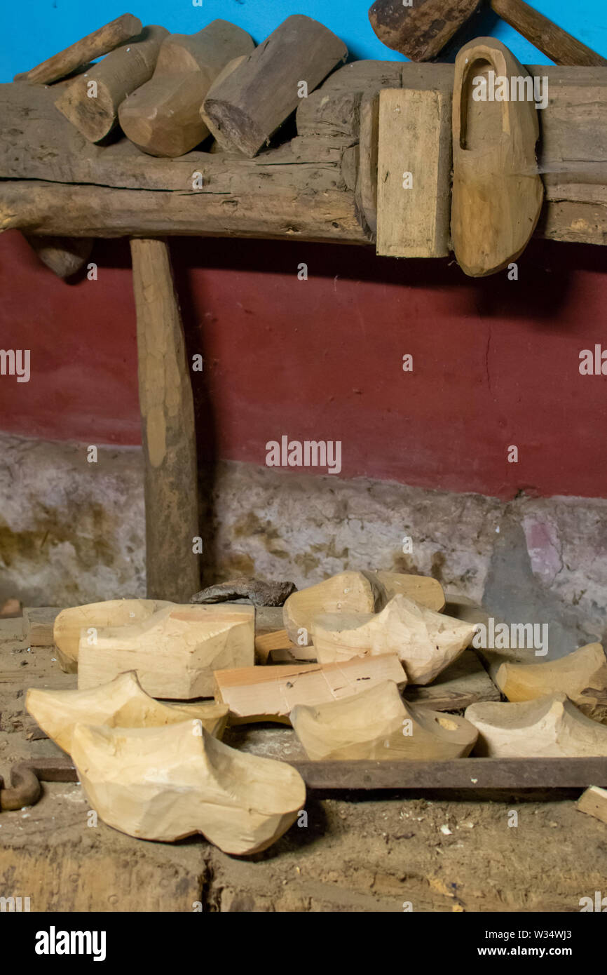 How to make traditional Dutch clogs, old footwear for farmers made from ...