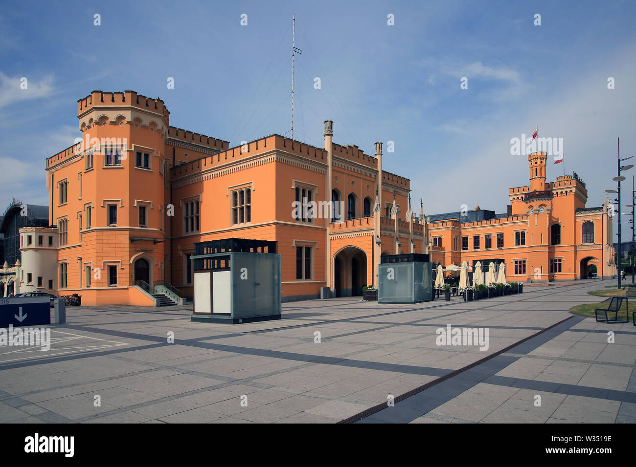 Wroclaw glówny train station hi-res stock photography and images - Alamy