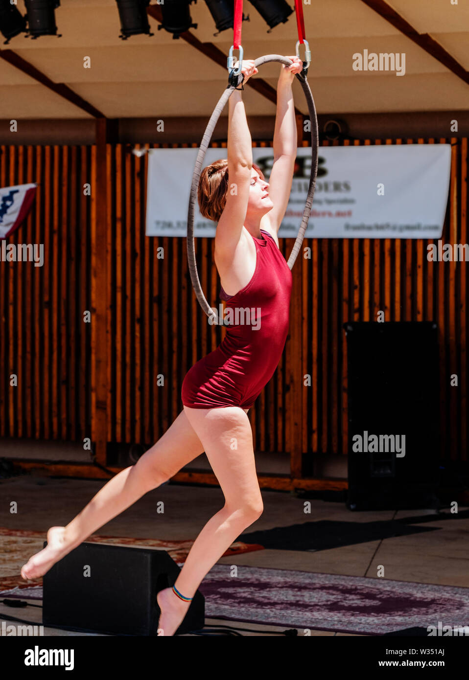 Flexible flexibility acrobatics hi-res stock photography and images - Alamy