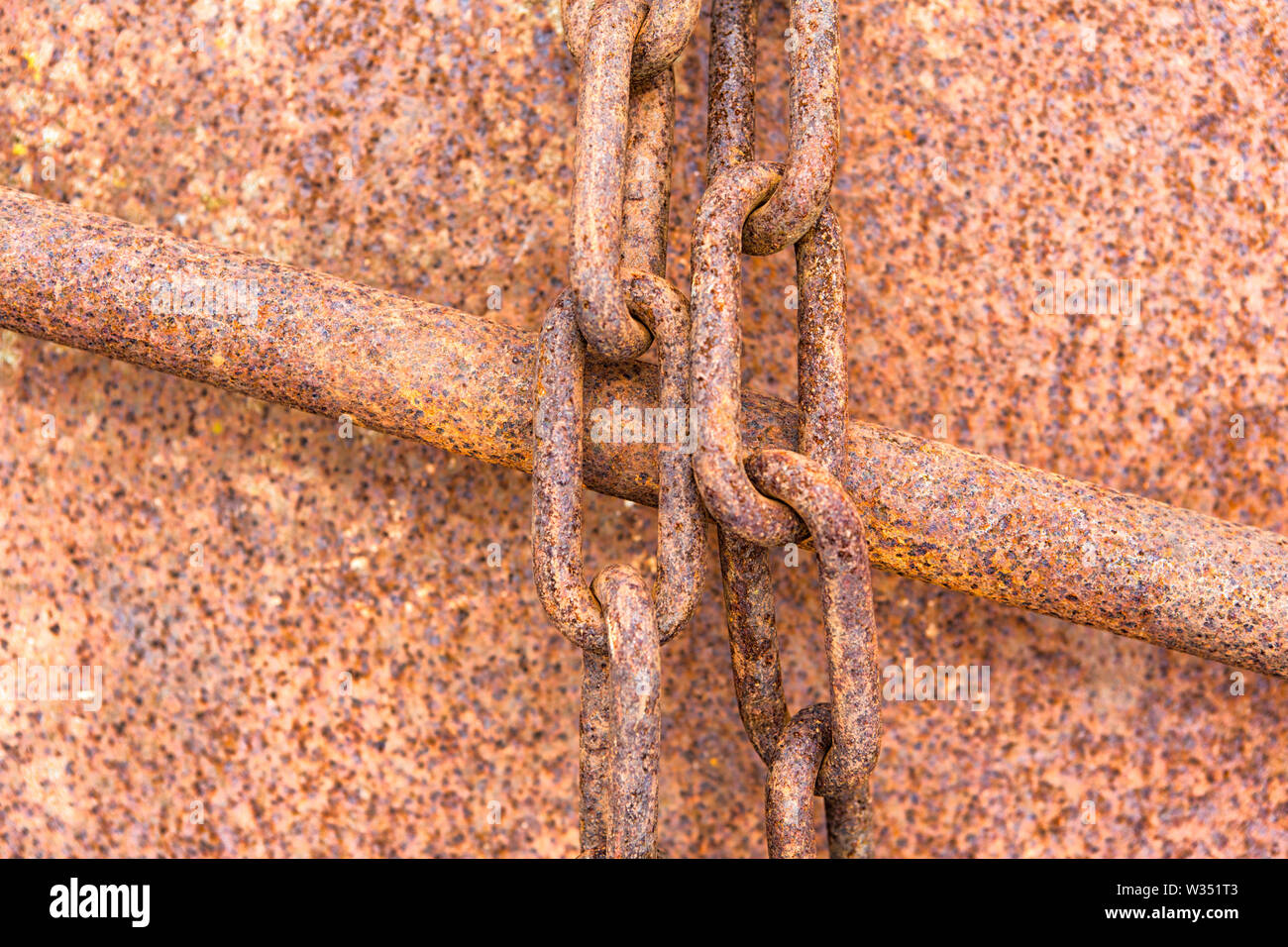Rusted old chain hi-res stock photography and images - Alamy