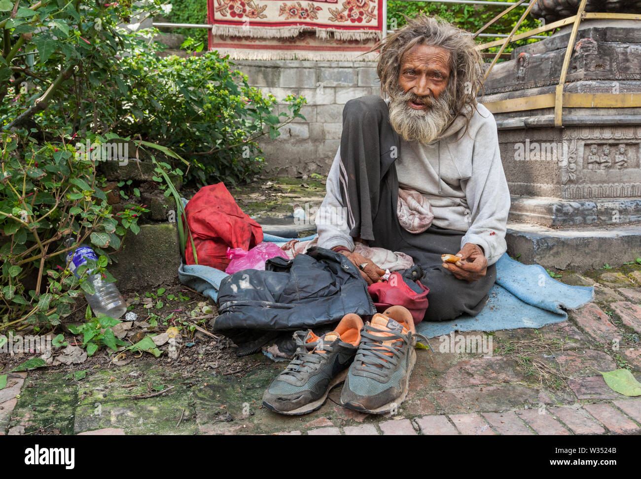 Portrait of a homeless man in Kathmandu Stock Photo - Alamy