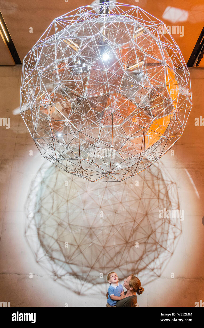 Olafur eliasson sun tate hi-res stock photography and images - Alamy