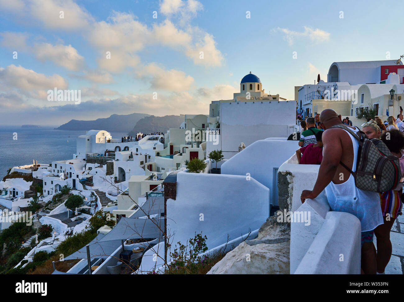 Oia castle and greece and sunset hi-res stock photography and images ...
