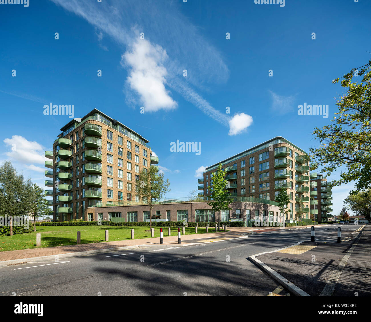Townhouses and apartment block from street. Kidbrooke Village Phase 5 ...
