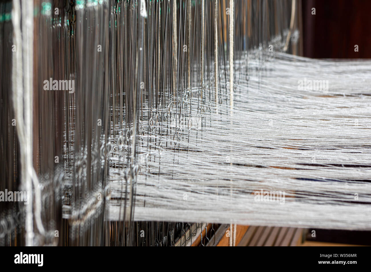 Wire heddles hi-res stock photography and images - Alamy