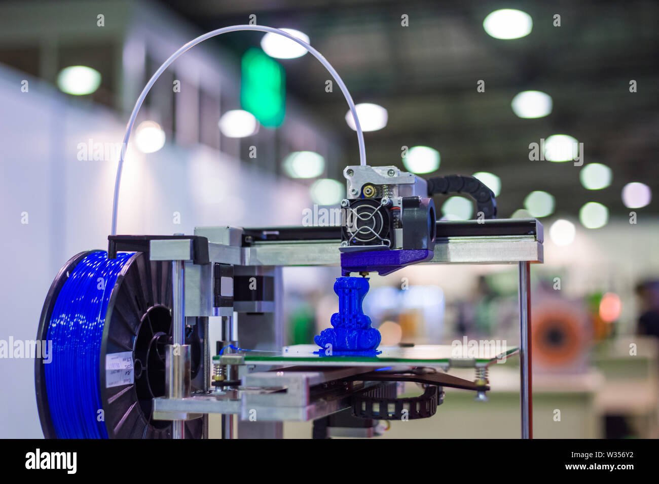 Three dimensional machine hi-res stock photography and images - Alamy