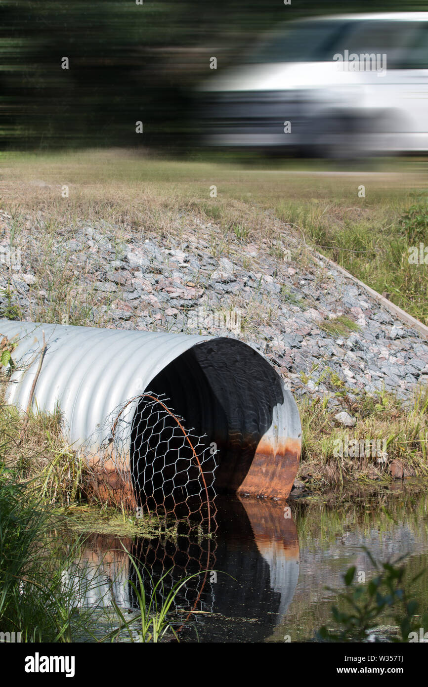 culvert and mesh that recovers the penetration of beavers and ...