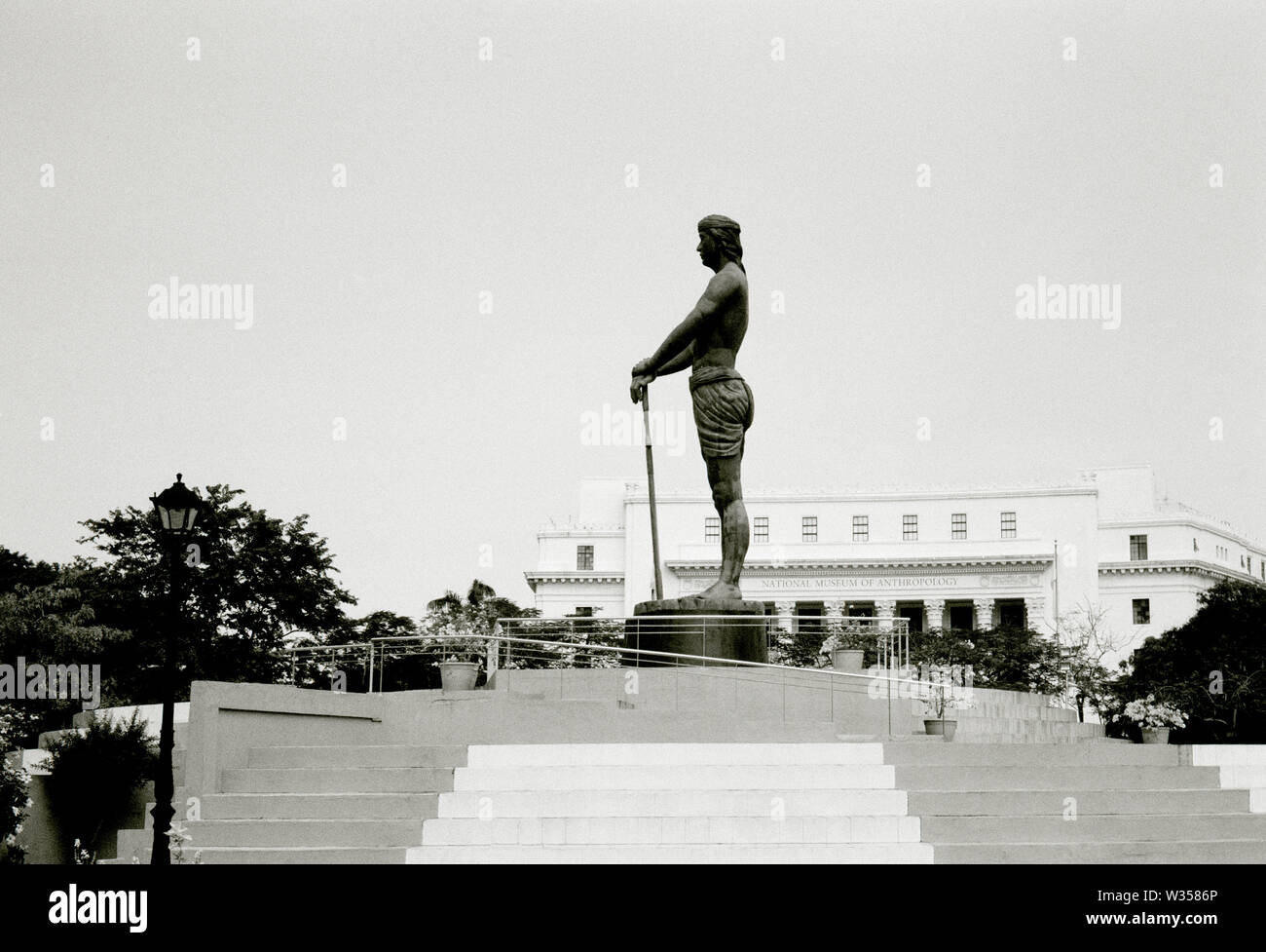 Statue of the Sentinel of Freedom Lapu-Lapu Monument in Rizal Park in ...