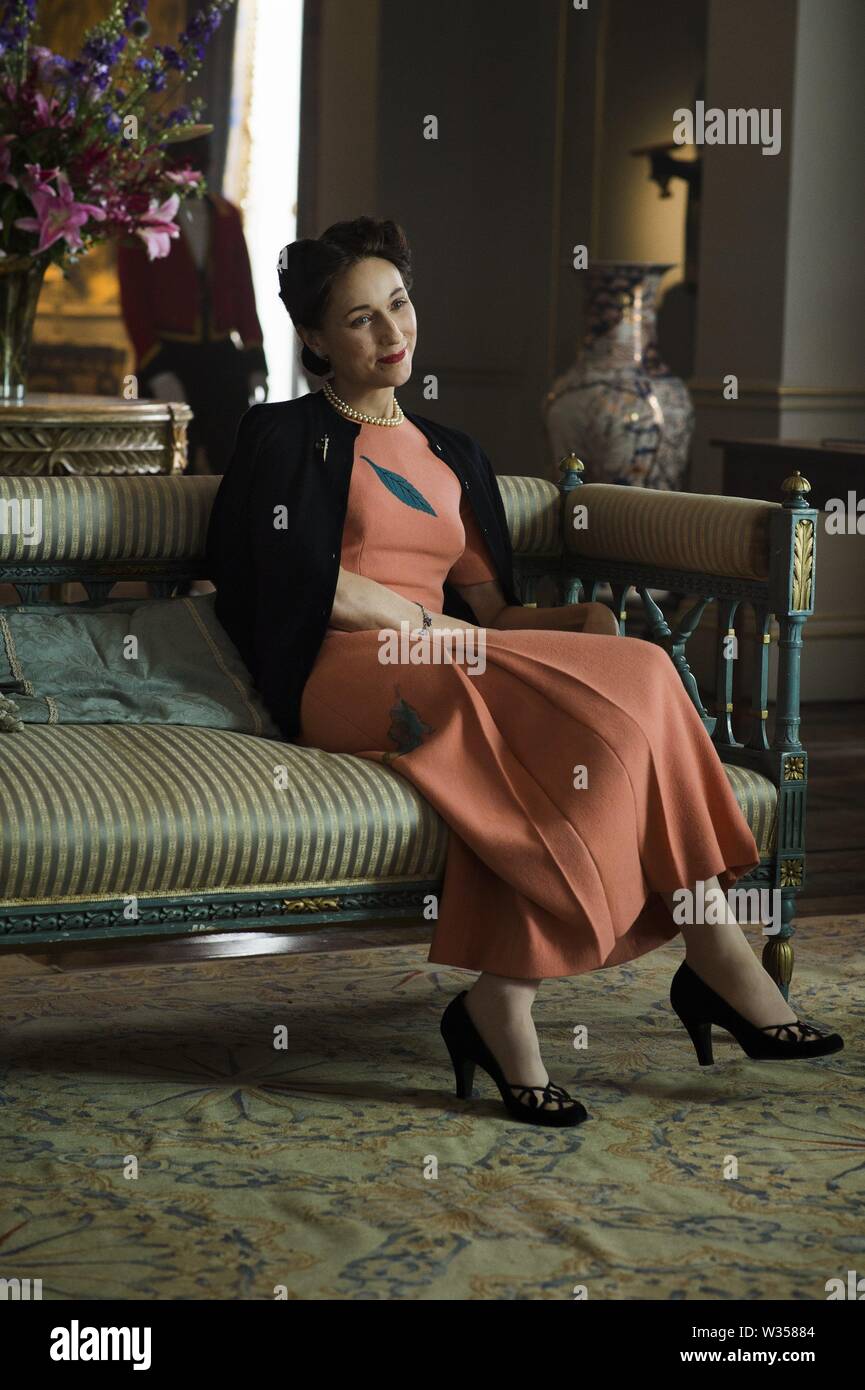 Lia williams the crown hi-res stock photography and images - Alamy