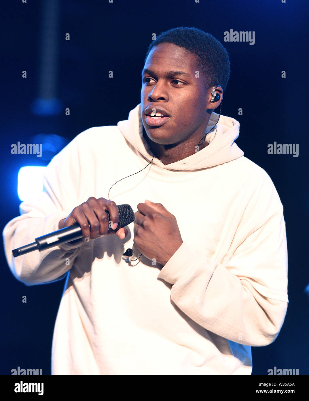 QUEBEC CITY, QC - JULY 11: Daniel Caesar performs at the Festival d'été ...