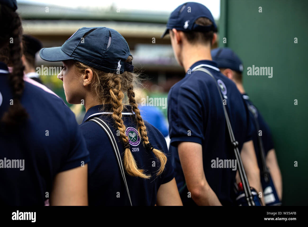 Ballgirls hi-res stock photography and images - Alamy