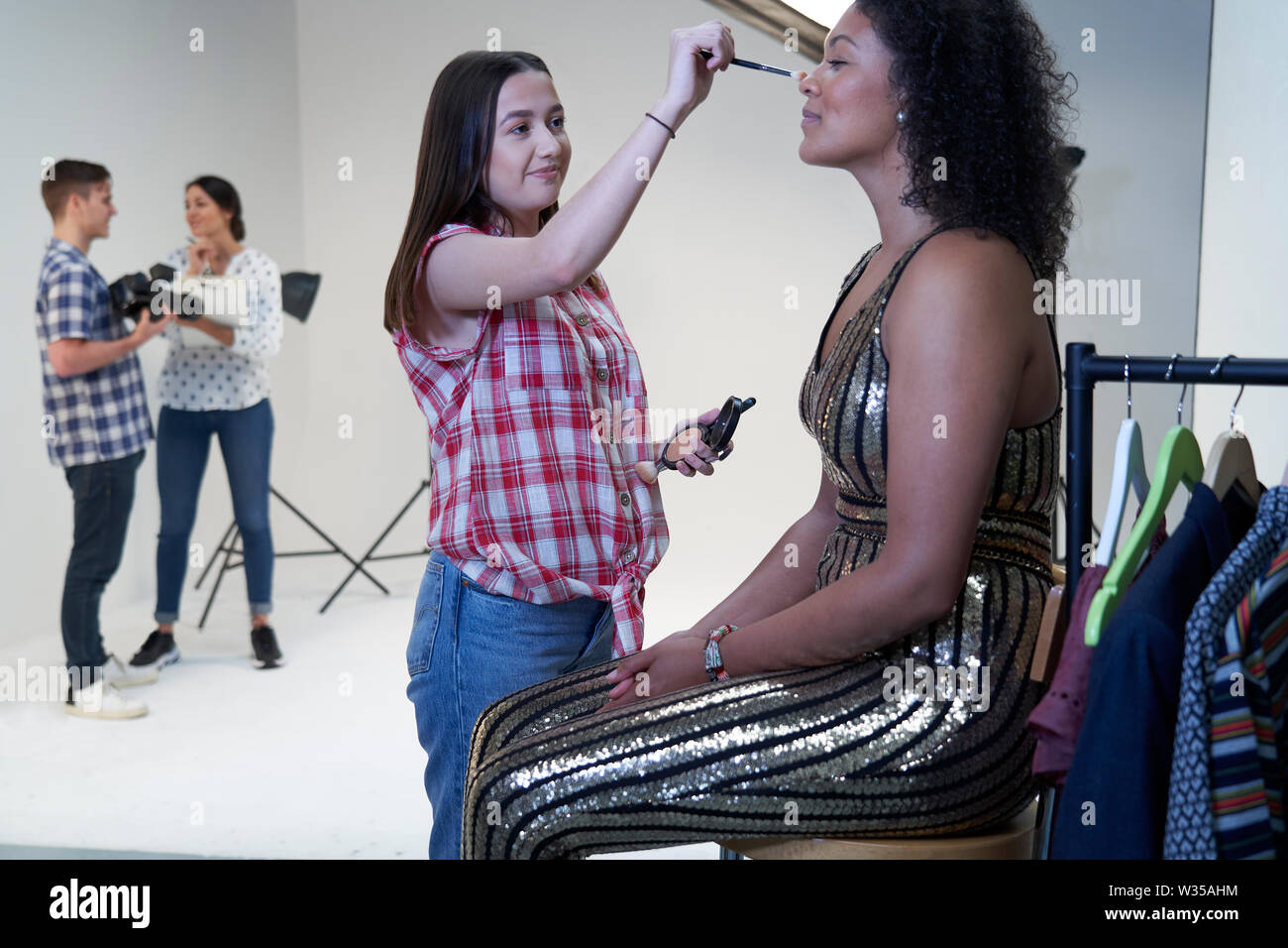 Studio model photo shoot hi-res stock photography and images - Alamy