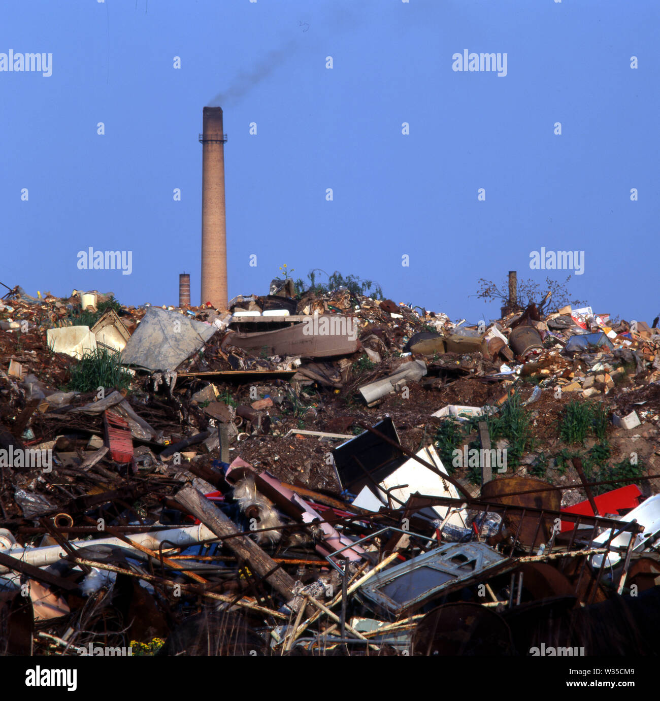 Rubbish dump hi-res stock photography and images - Alamy