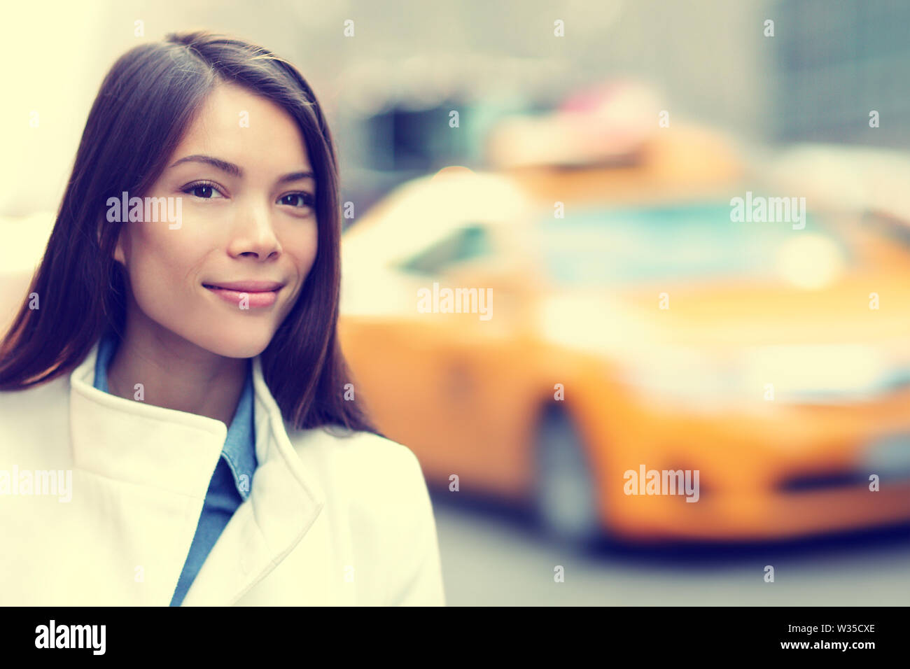 Beautiful woman walking city streets hi-res stock photography and ...