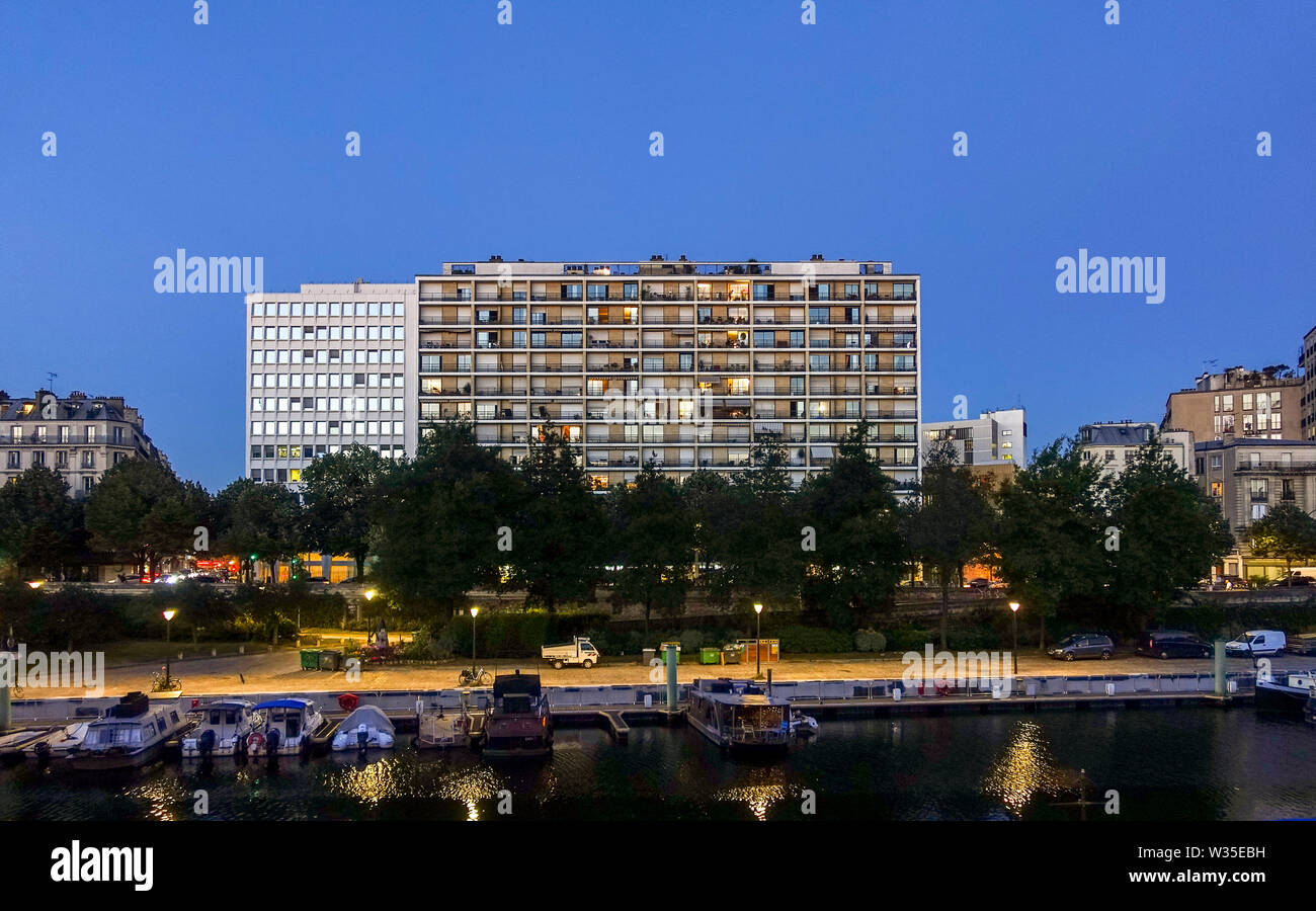 Modern apartment buildings in a residential area next to Canal St ...
