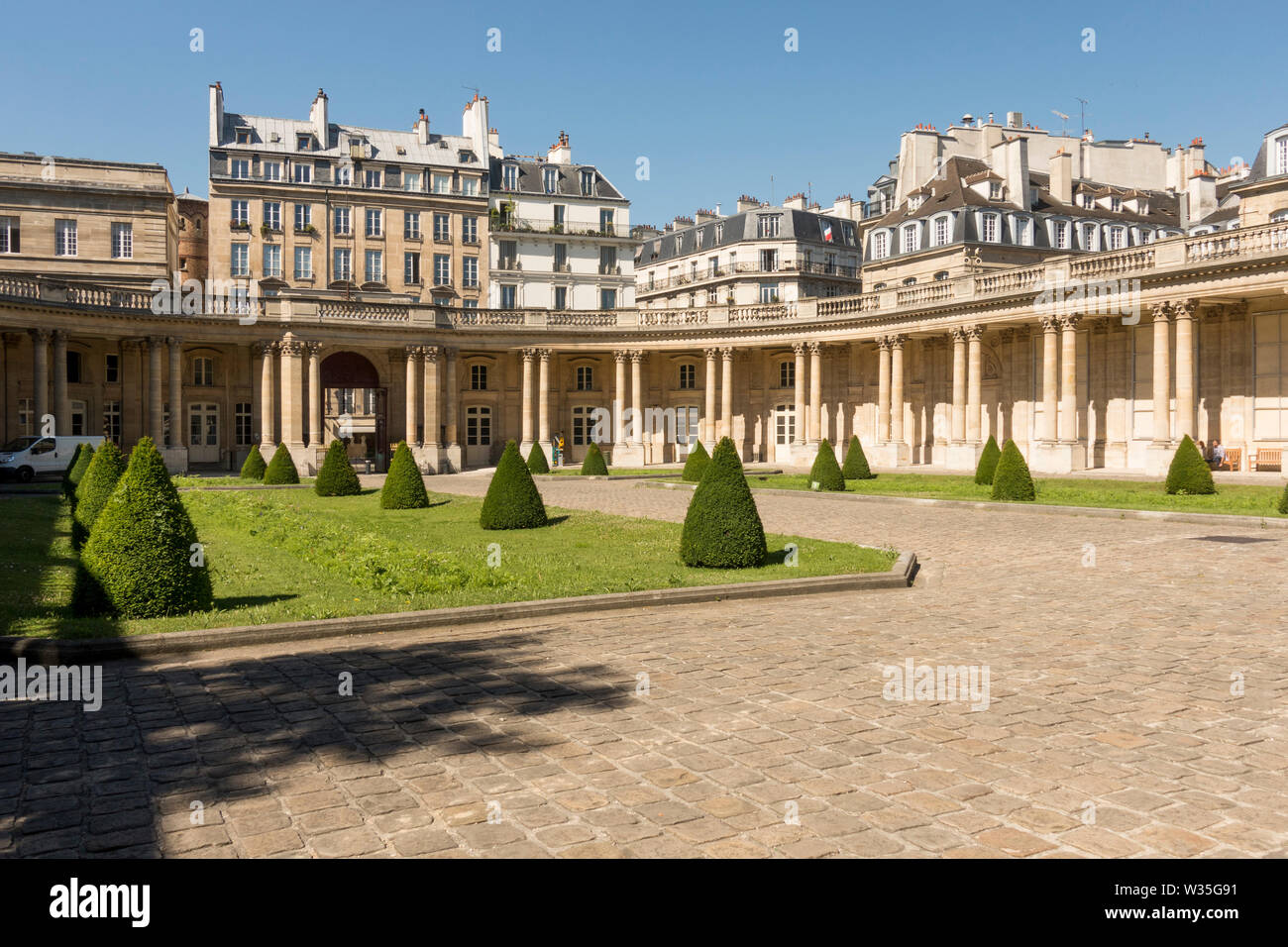 Nationales archives paris hi-res stock photography and images - Alamy