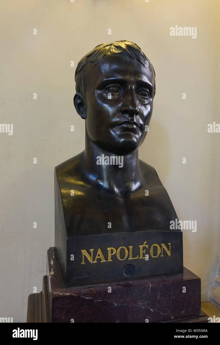 Bust of napoleon bonaparte hi-res stock photography and images - Alamy