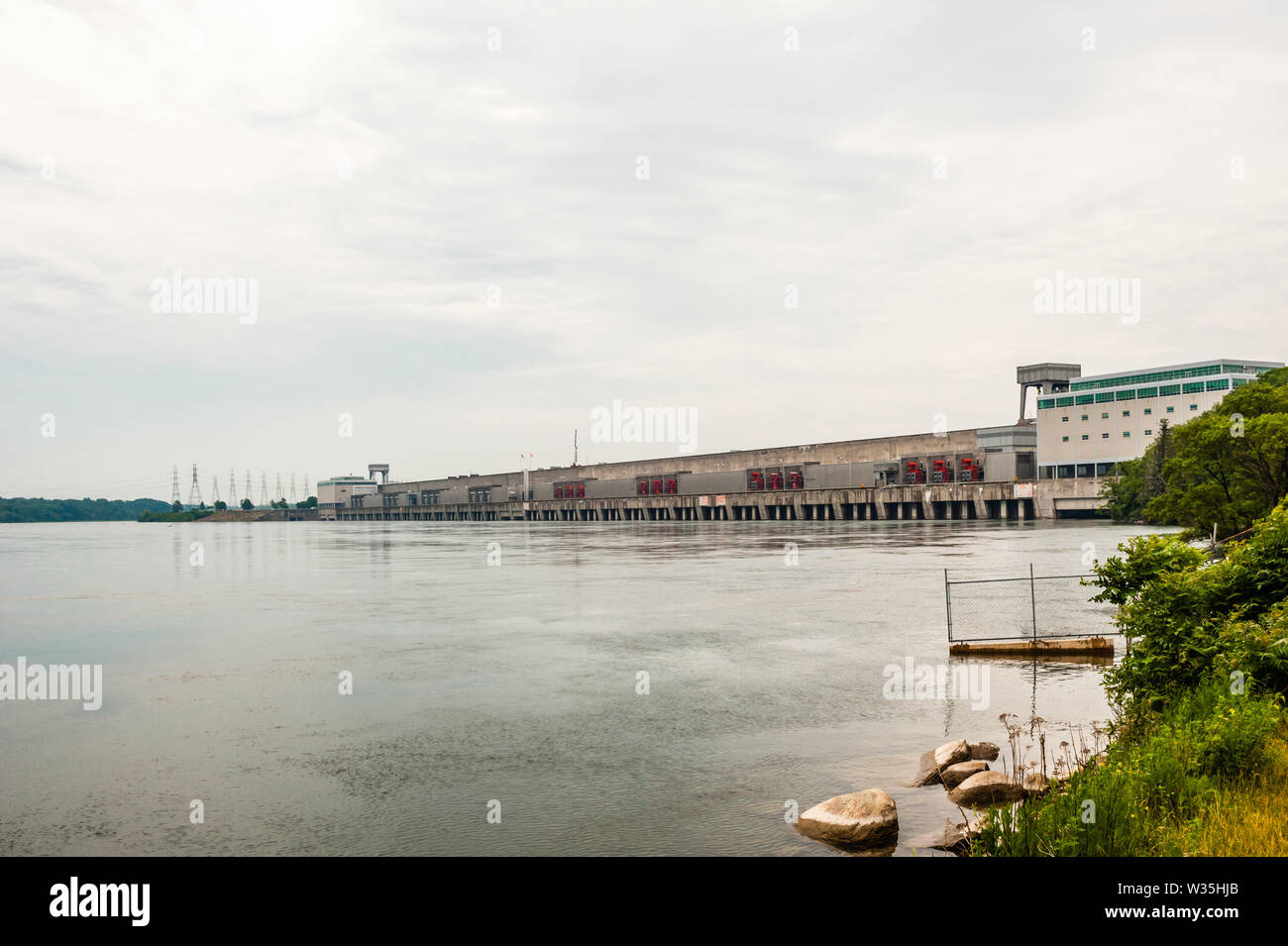 Hydroelectric power plant ontario hi-res stock photography and images ...