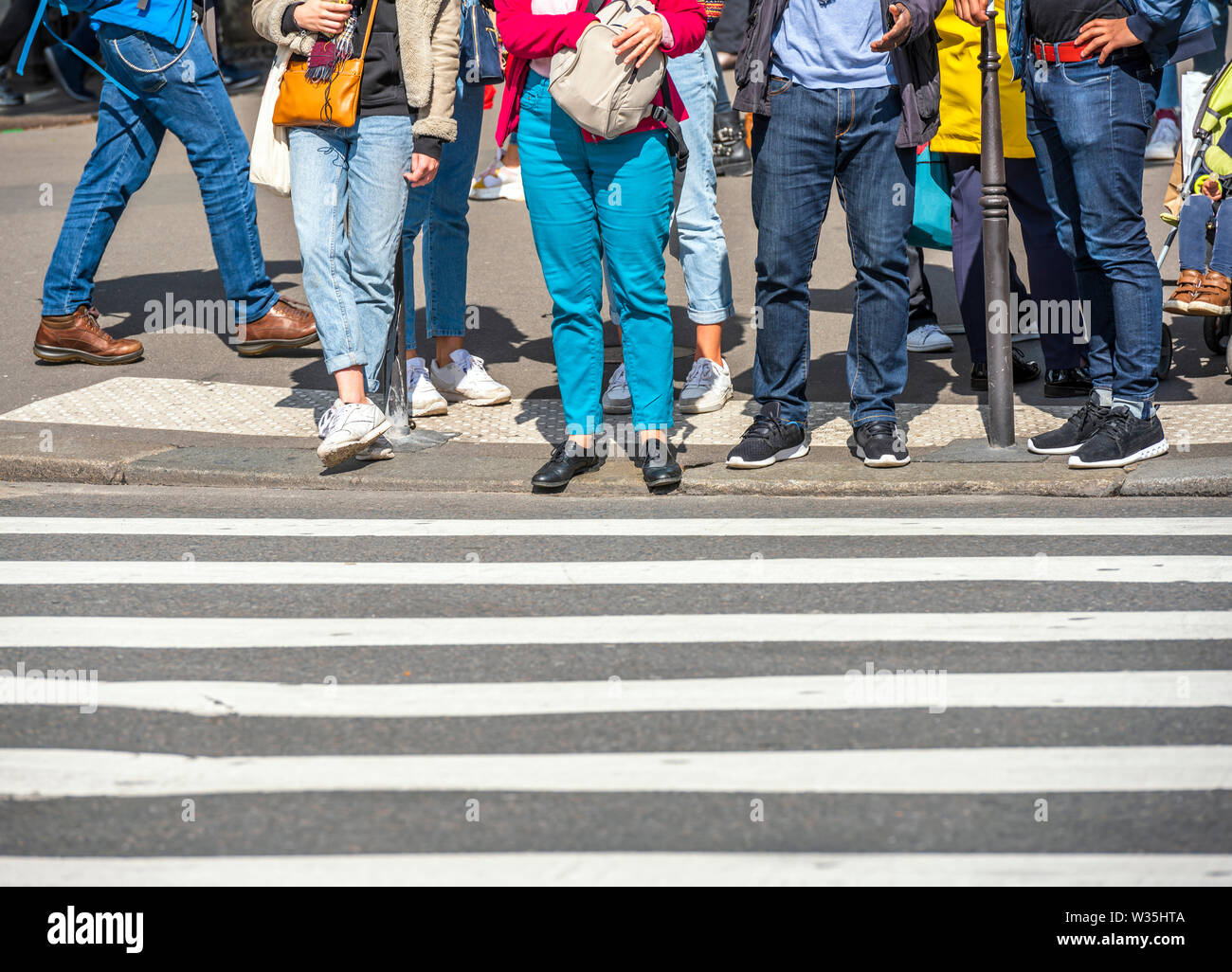 Girls lined up at the start hi-res stock photography and images - Alamy