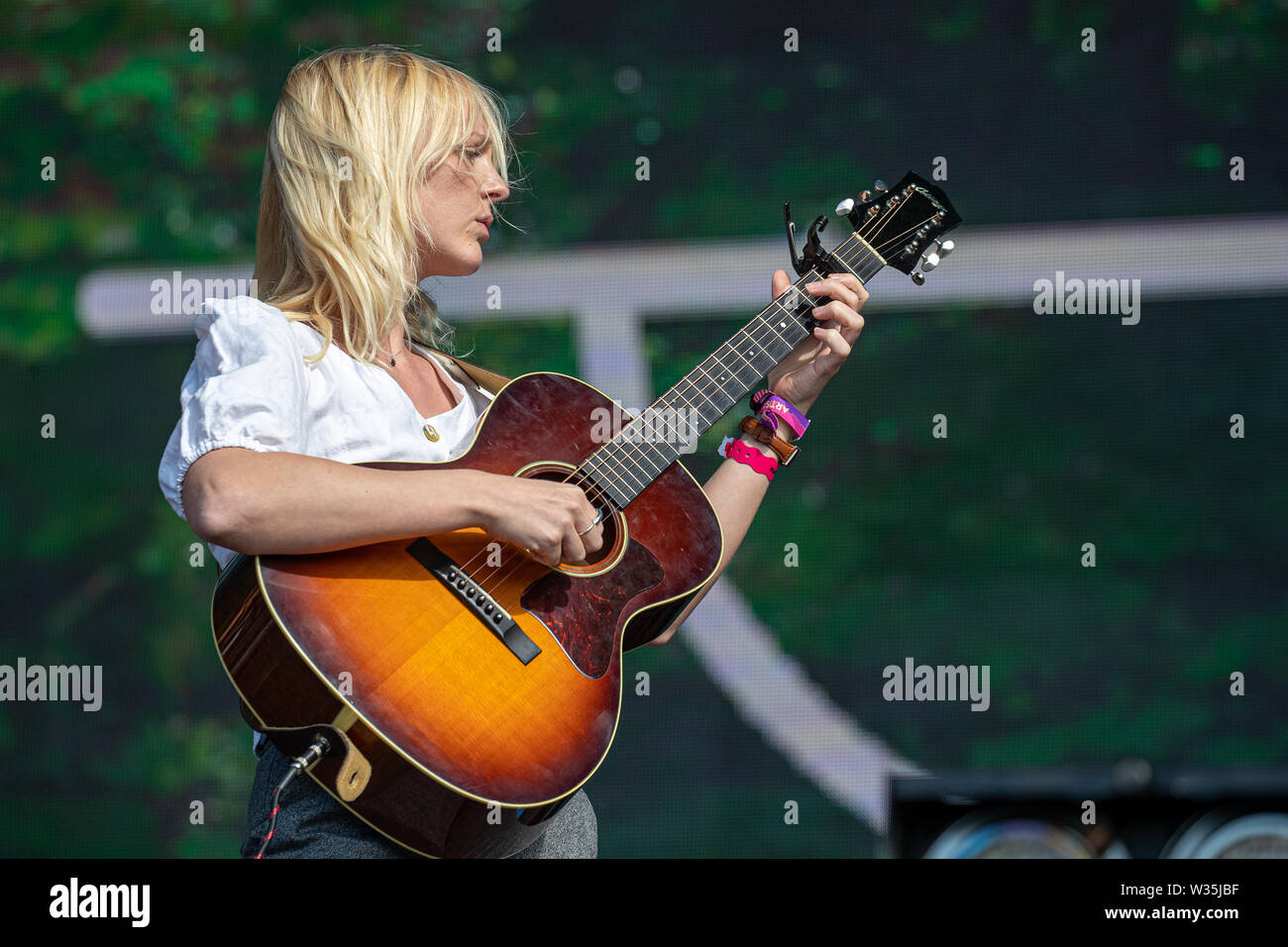 Laura marling neil young hi-res stock photography and images - Alamy