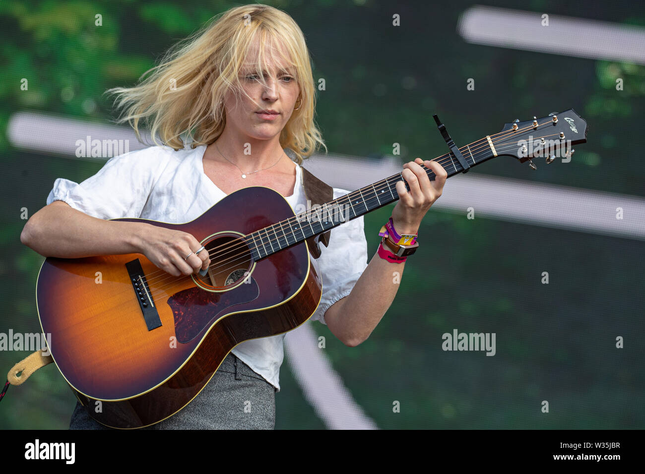 Laura marling neil young hi-res stock photography and images - Alamy