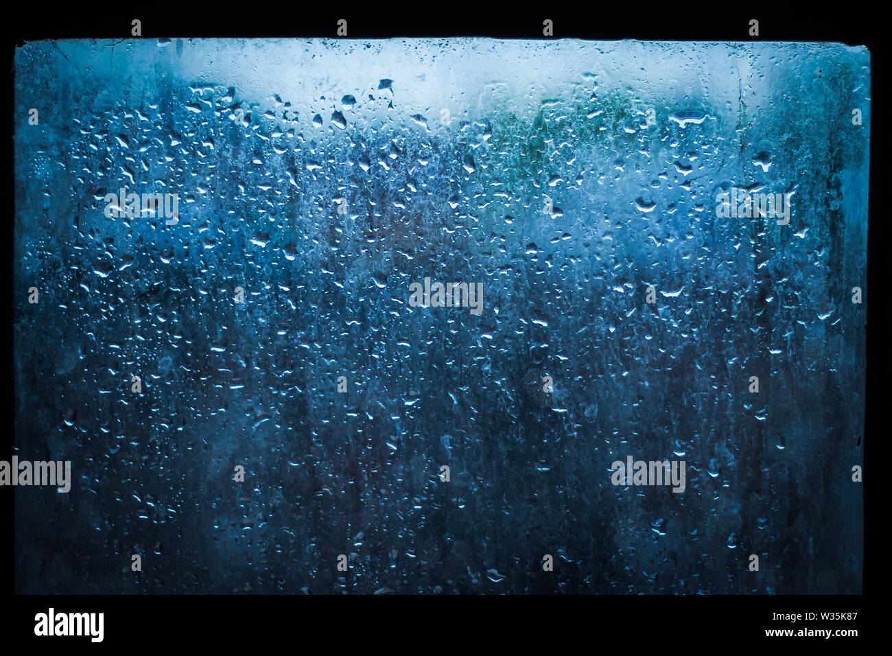 Bubbles glass window bubble hi-res stock photography and images - Alamy