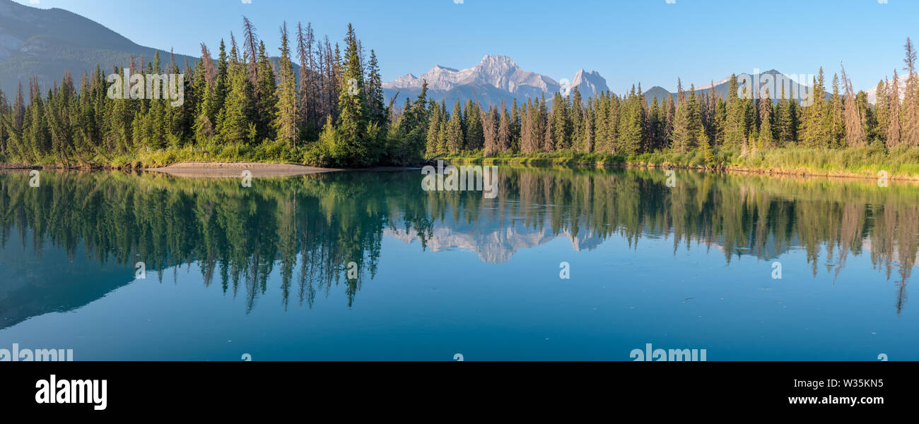 Mount lougheed hi-res stock photography and images - Alamy