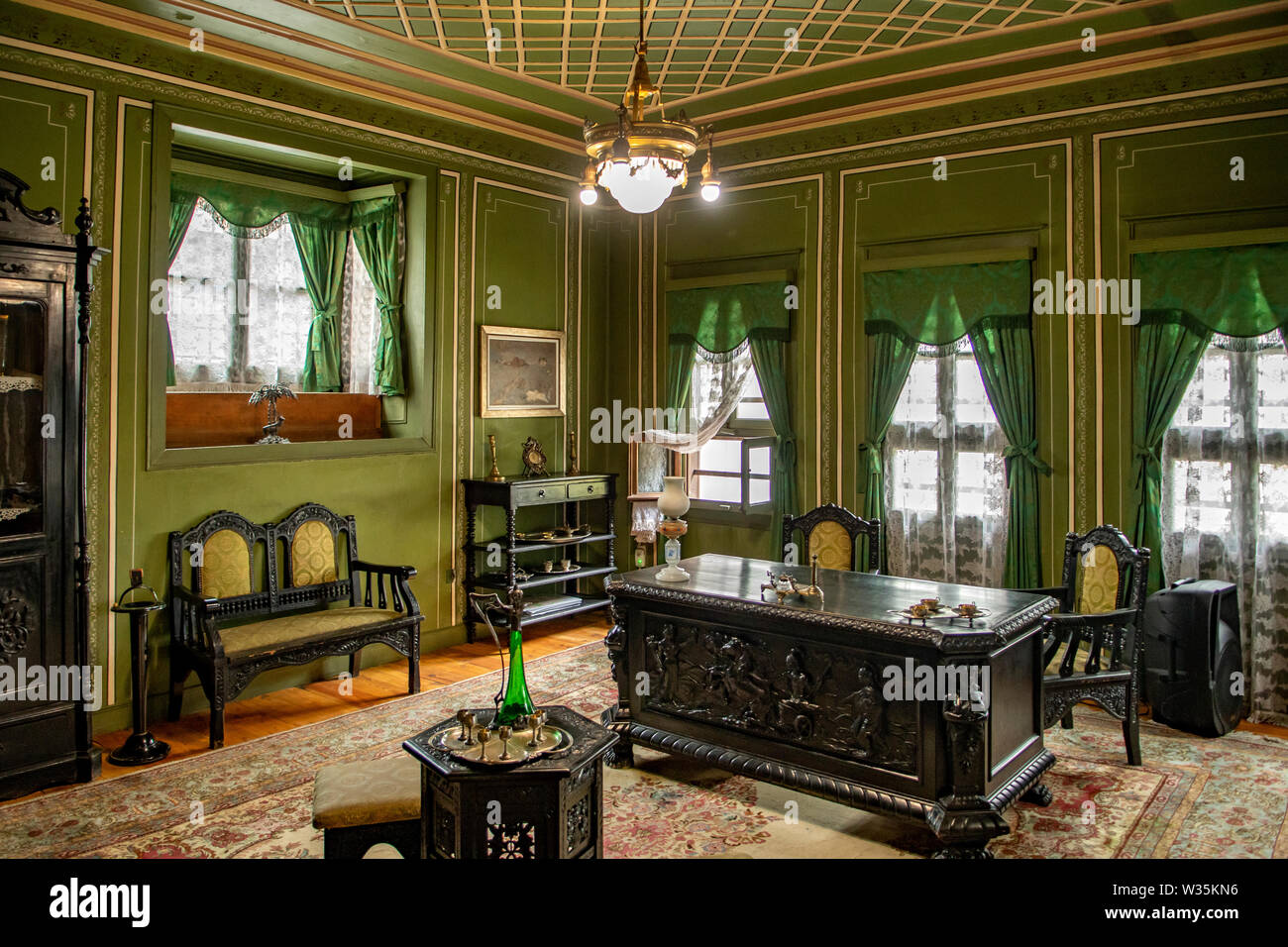 Inside beautiful historic house hi-res stock photography and images - Alamy