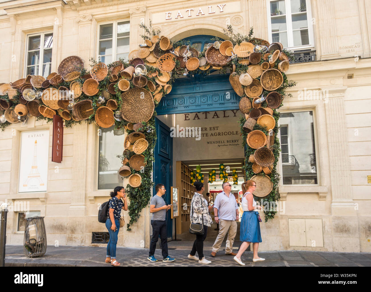 Entrance eataly italian marketplace hi-res stock photography and images ...
