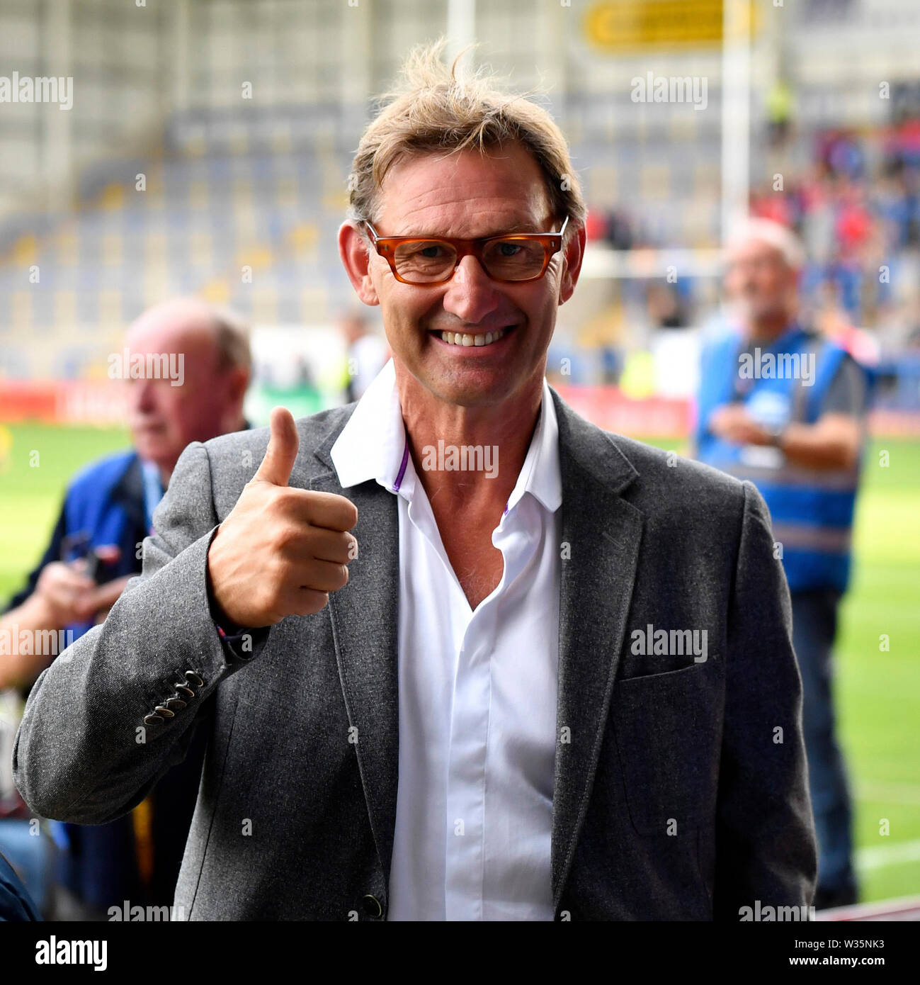 Arsenal captain tony adams hi-res stock photography and images - Alamy