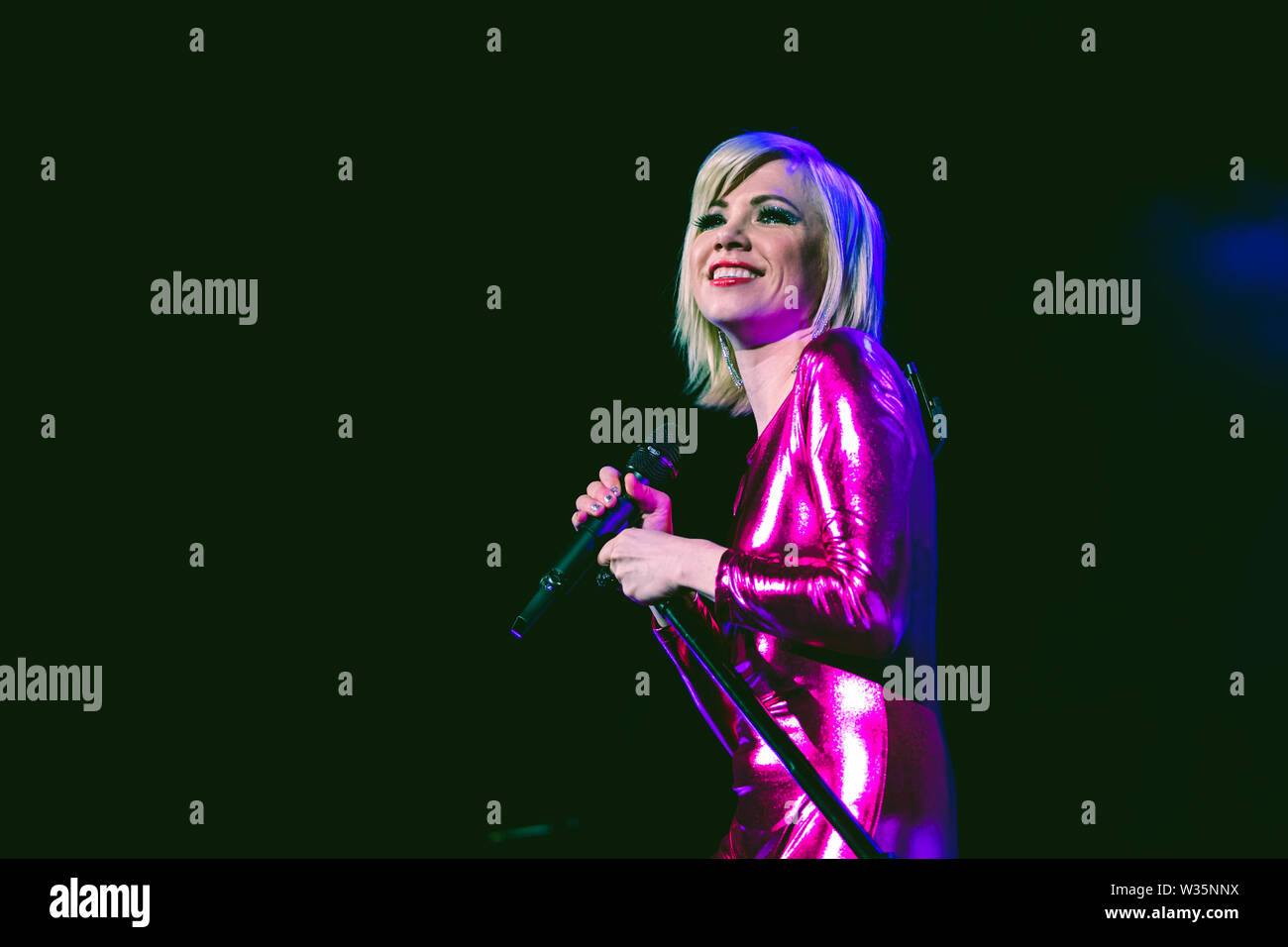 Carly Rae Jepsen High Resolution Stock Photography and Images - Alamy