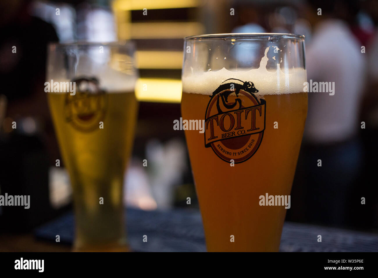 Toit hi-res stock photography and images - Alamy