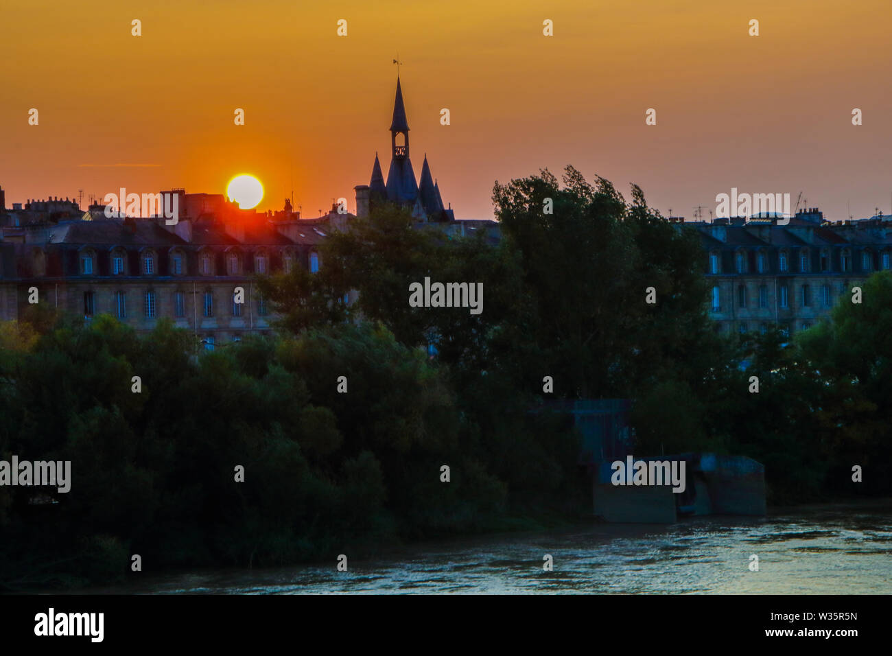 Bordeaux skyline hi-res stock photography and images - Alamy