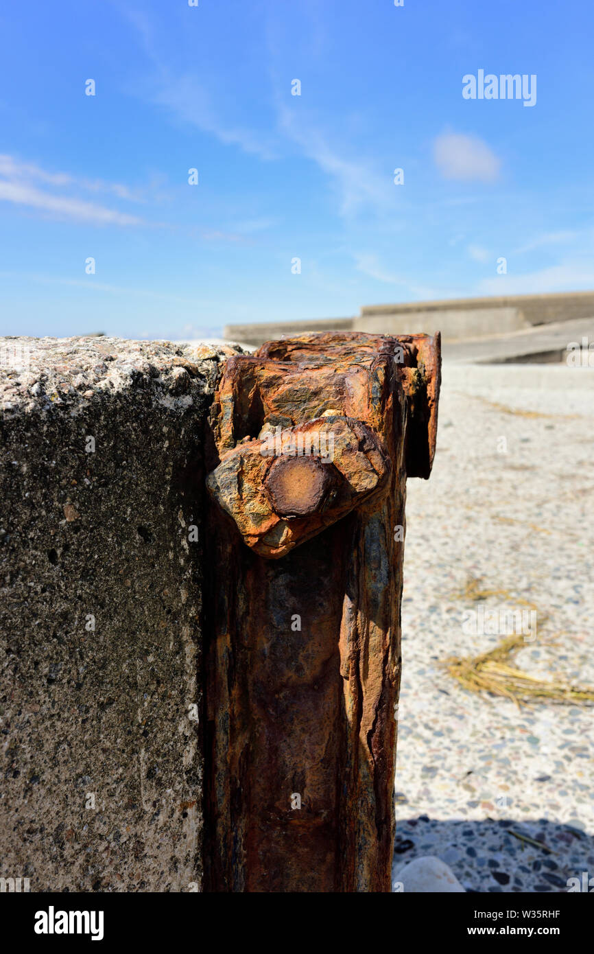 Steel post fixed to concrete hi-res stock photography and images - Alamy