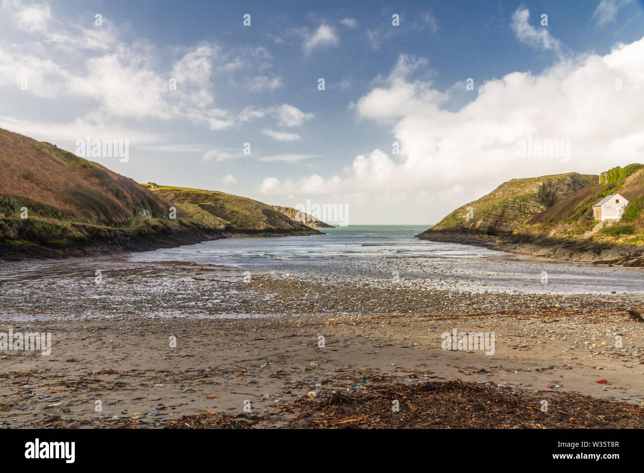 Abercastle beach hi-res stock photography and images - Alamy