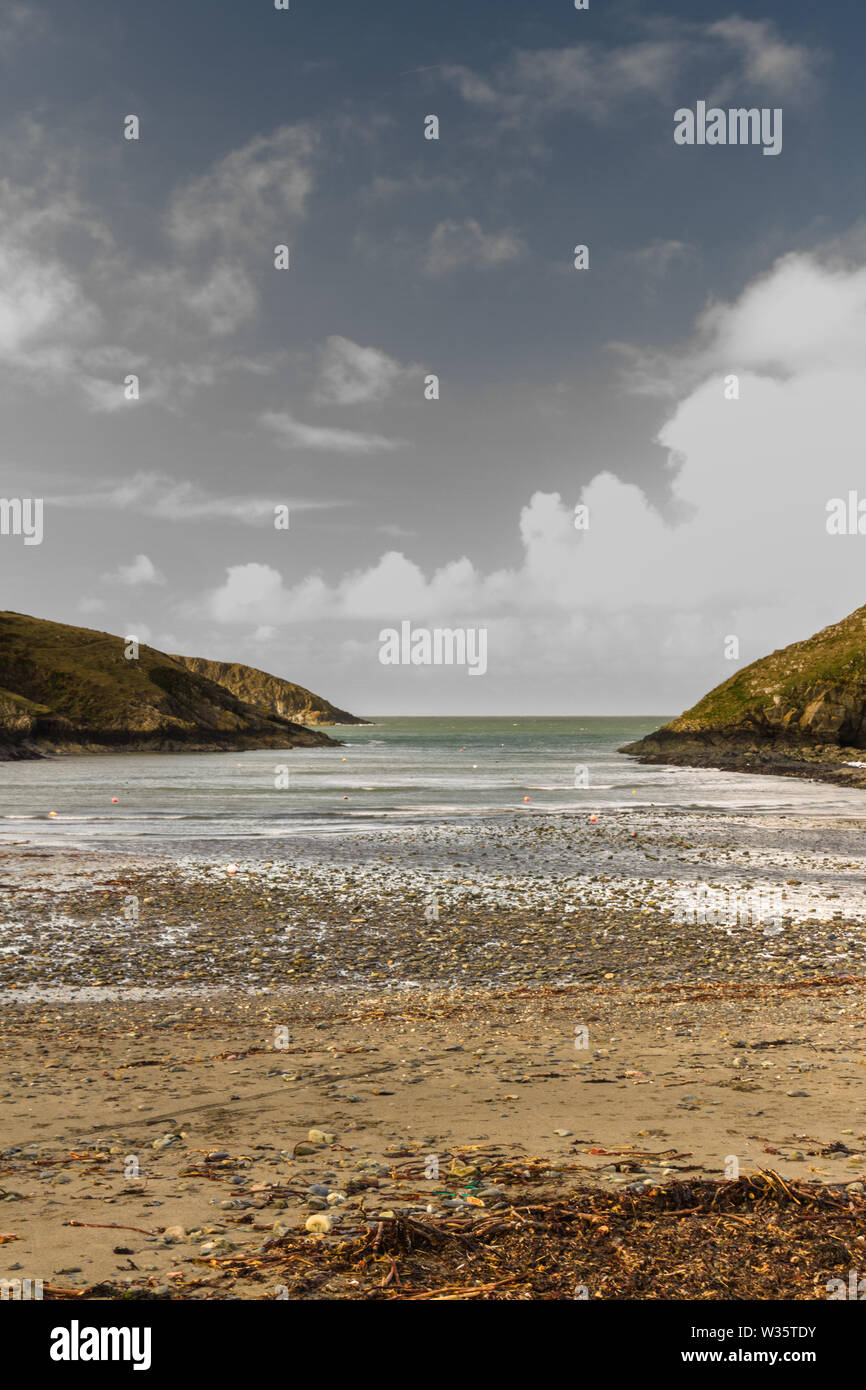 Abercastle beach hi-res stock photography and images - Alamy