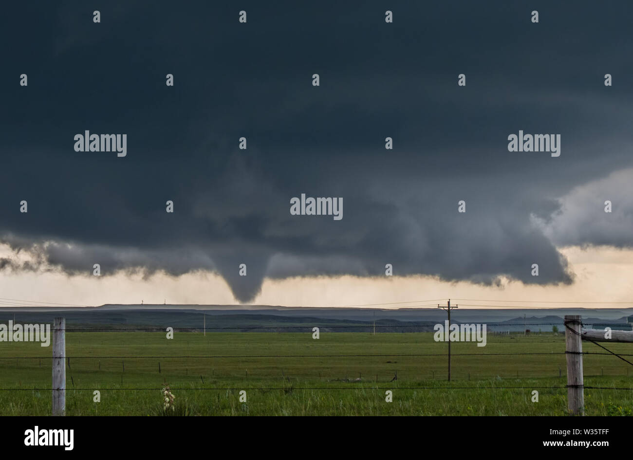 Tornado funnel hi-res stock photography and images - Alamy